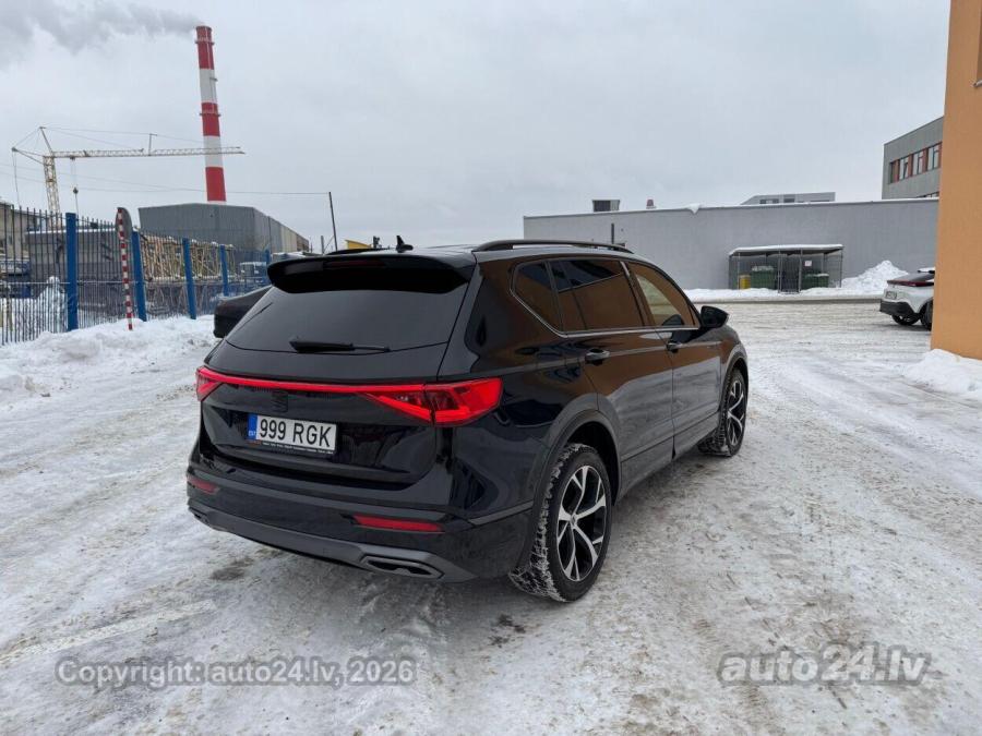Black SEAT Tarraco 2023 in Tallinn, with an engine capacity of 2.00 L and mileage of 43 thousand km for 36800 €, photo 4 on AUTOMOTO.COM.LV
