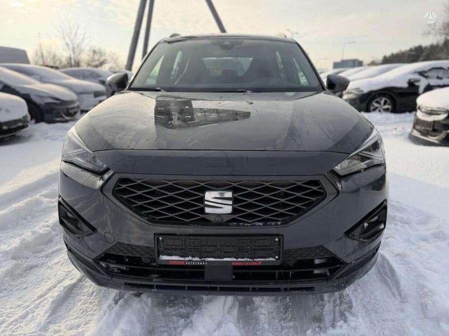 Grey SEAT Tarraco 2021 in Vilnius, with an engine capacity of 1.40 L and mileage of 180 thousand km for 20800 €, photo 3 on AUTOMOTO.COM.LV