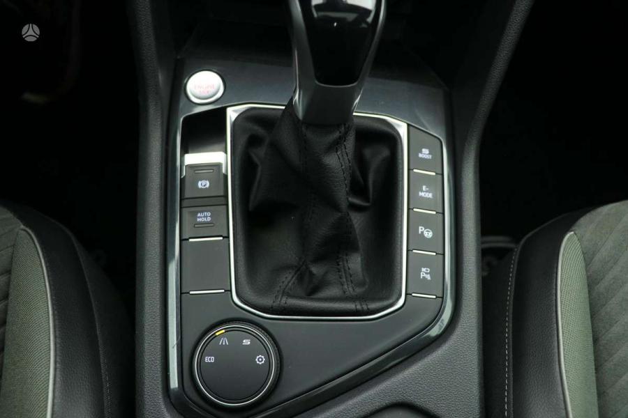 Grey SEAT Tarraco 2022 in Vilnius, with an engine capacity of 1.40 L and mileage of 190 thousand km for 18790 €, photo 33 on AUTOMOTO.COM.LV