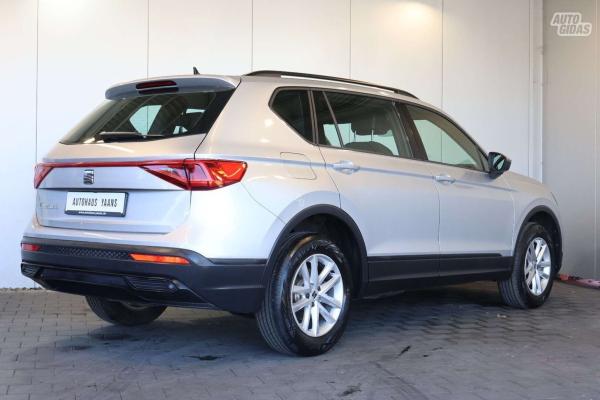 Grey SEAT Tarraco 2023 in Kaunas, with an engine capacity of 2.00 L and mileage of 23 thousand km for 26924 €, photo 4 on AUTOMOTO.COM.LV