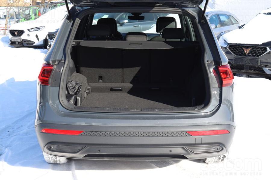 Grey SEAT Tarraco 2024 in Riga, with an engine capacity of 1.50 L and mileage of 33 thousand km for 28490 €, photo 30 on AUTOMOTO.COM.LV