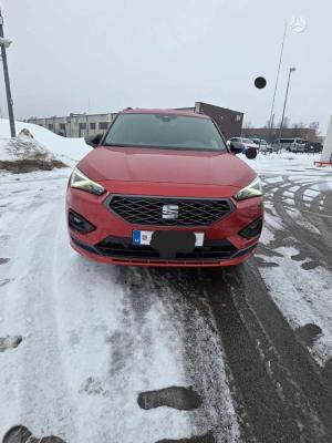 Red SEAT Tarraco 2024 in Kedainiai, with an engine capacity of 1.97 L and mileage of 48 thousand km for 33000 €, photo 3 on AUTOMOTO.COM.LV