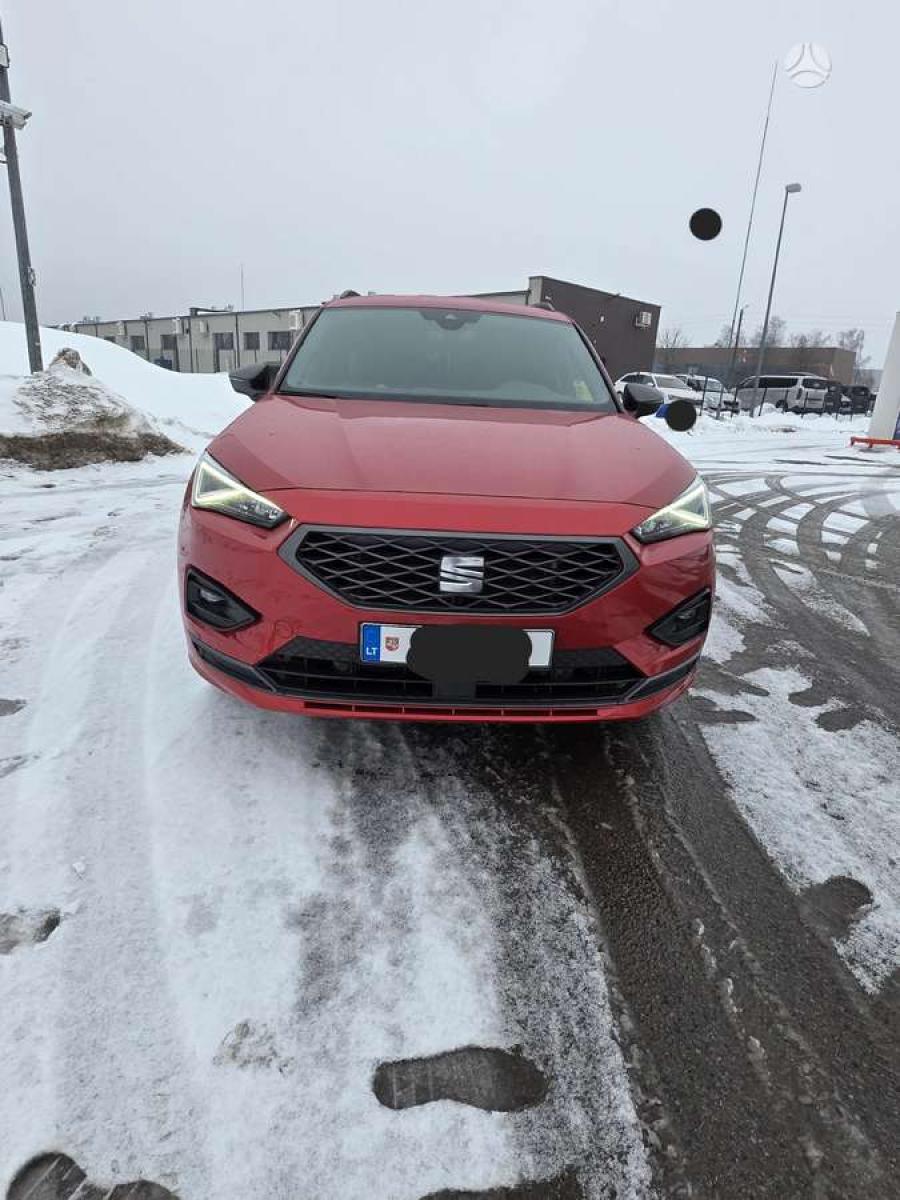 Red SEAT Tarraco 2024 in Kedainiai, with an engine capacity of 1.97 L and mileage of 48 thousand km for 33000 €, photo 3 on AUTOMOTO.COM.LV