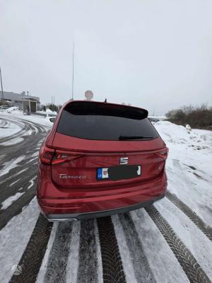 Red SEAT Tarraco 2024 in Kedainiai, with an engine capacity of 1.97 L and mileage of 48 thousand km for 33000 €, photo 4 on AUTOMOTO.COM.LV