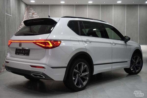White SEAT Tarraco 2022 in Kaunas, with an engine capacity of 0.00 L and mileage of 86 thousand km for 33104 €, photo 4 on AUTOMOTO.COM.LV
