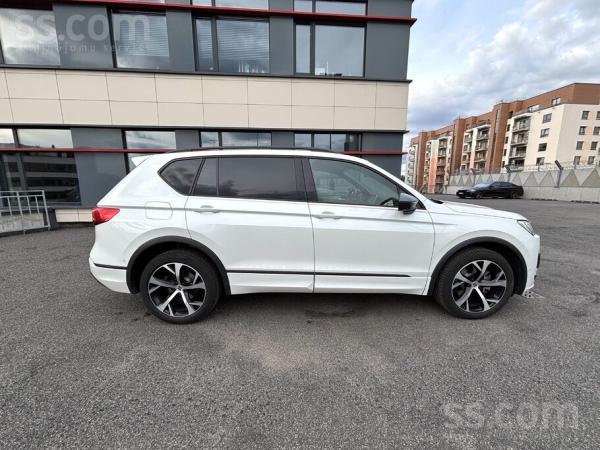Balts SEAT Tarraco 2023 Rīga, ar dzinēja tilpumu 2.00 L un nobraukumu 69 tūkst. km par 30300 €, foto 2 vietnē AUTOMOTO.COM.LV