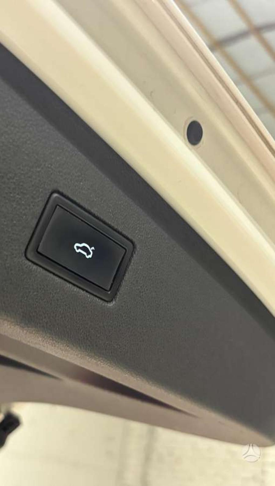 White SEAT Tarraco 2023 in Klaipeda, with an engine capacity of 1.97 L and mileage of 186 thousand km for 23500 €, photo 53 on AUTOMOTO.COM.LV
