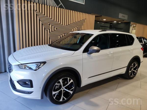 White SEAT Tarraco 2023 in Valmiera, with an engine capacity of 2.00 L and mileage of 50 thousand km for 28800 €, photo 3 on AUTOMOTO.COM.LV