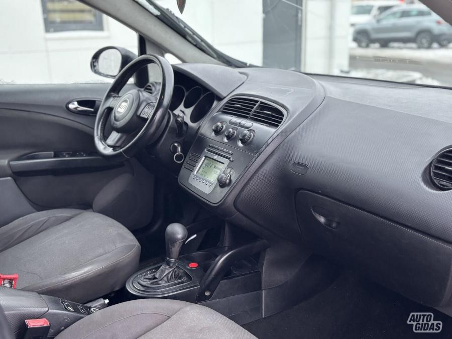 Melns SEAT Toledo 2005 Kauņa, ar dzinēja tilpumu 1.90 L un nobraukumu 400 tūkst. km par 1650 €, foto 13 vietnē AUTOMOTO.COM.LV