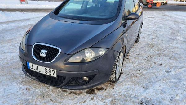 Black SEAT Toledo 2005 in Taurage, with an engine capacity of 1.97 L and mileage of 350 thousand km for 900 €, photo 7 on AUTOMOTO.COM.LV