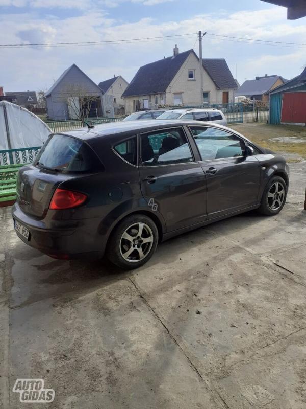 Black SEAT Toledo 2004 in Ukmerge, with an engine capacity of 2.00 L and mileage of 248 thousand km for 1500 €, photo 2 on AUTOMOTO.COM.LV