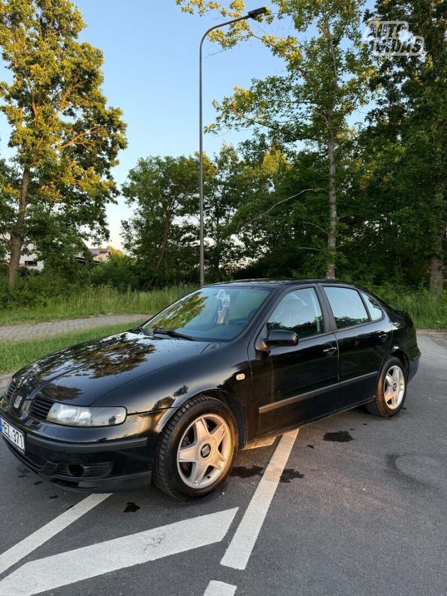 Black SEAT Toledo 2001 in Kaunas, with an engine capacity of 1.90 L and mileage of 365 thousand km for 1400 €, photo 1 on AUTOMOTO.COM.LV