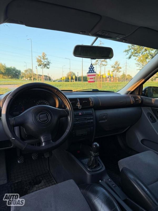 Black SEAT Toledo 2001 in Kaunas, with an engine capacity of 1.90 L and mileage of 365 thousand km for 1400 €, photo 8 on AUTOMOTO.COM.LV