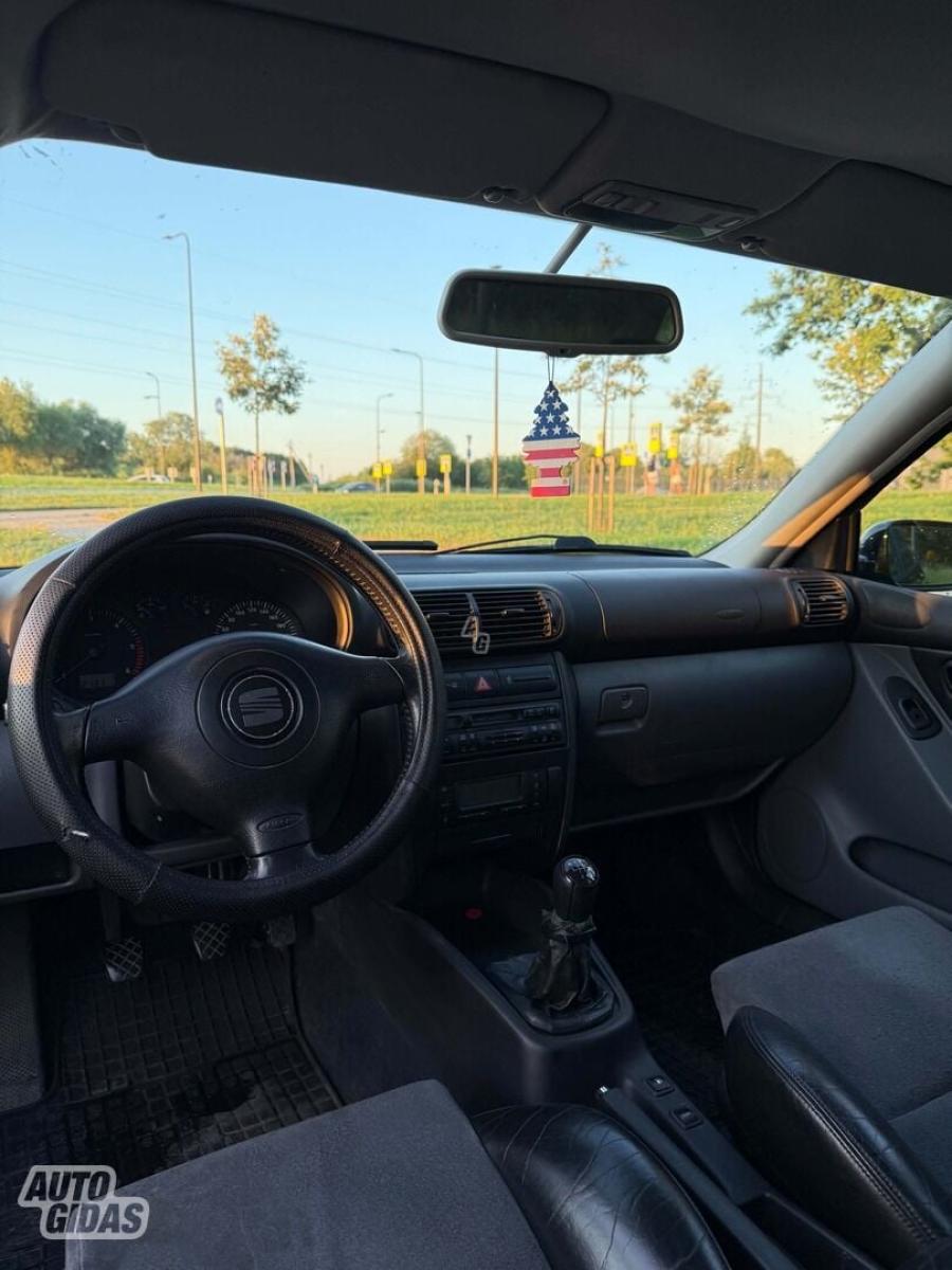 Black SEAT Toledo 2001 in Kaunas, with an engine capacity of 1.90 L and mileage of 365 thousand km for 1400 €, photo 9 on AUTOMOTO.COM.LV