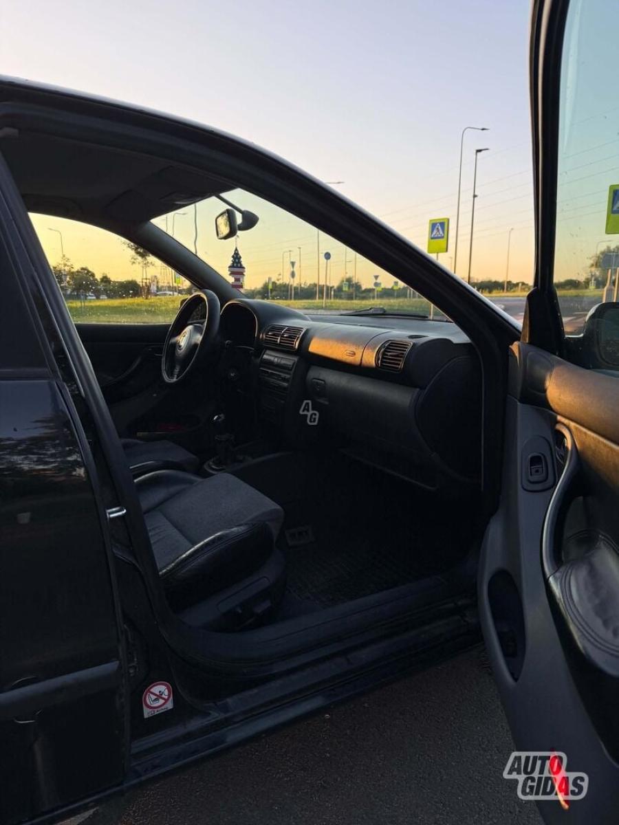 Black SEAT Toledo 2001 in Kaunas, with an engine capacity of 1.90 L and mileage of 365 thousand km for 1400 €, photo 12 on AUTOMOTO.COM.LV