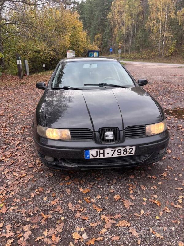 SEAT Toledo 2001 in Daugavpils on AUTOMOTO.COM.LV Black SEAT Toledo 2001 in Daugavpils, with an engine capacity of 1.90 L and mileage of 356 thousand km for 300 €, photo 1 on AUTOMOTO.COM.LV