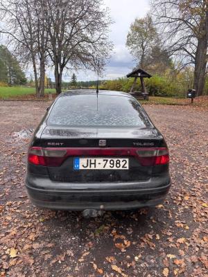 Melns SEAT Toledo 2001 Daugavpils, ar dzinēja tilpumu 1.90 L un nobraukumu 356 tūkst. km par 300 €, foto 3 vietnē AUTOMOTO.COM.LV
