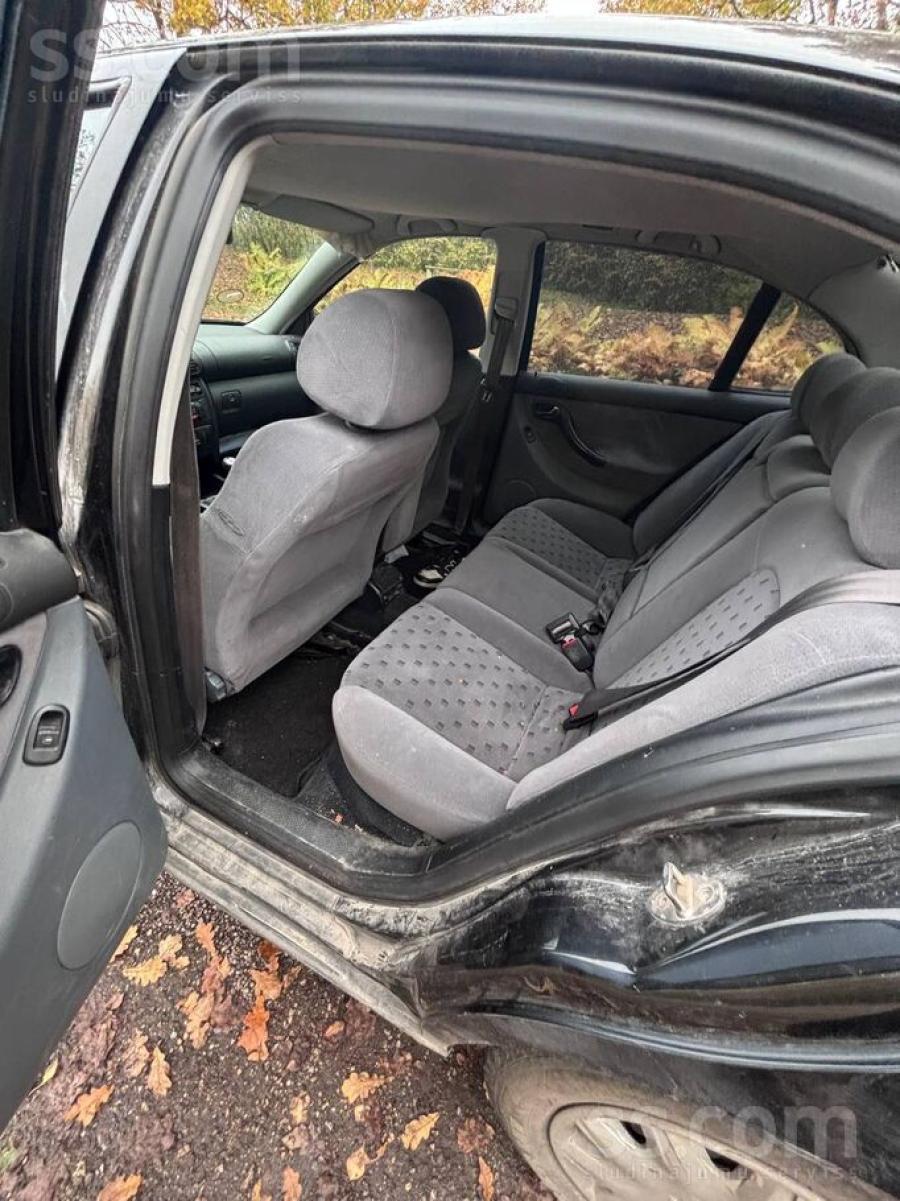Melns SEAT Toledo 2001 Daugavpils, ar dzinēja tilpumu 1.90 L un nobraukumu 356 tūkst. km par 300 €, foto 7 vietnē AUTOMOTO.COM.LV