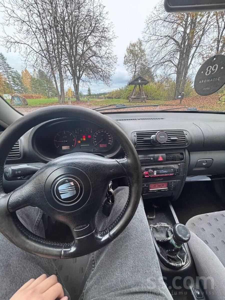 Melns SEAT Toledo 2001 Daugavpils, ar dzinēja tilpumu 1.90 L un nobraukumu 356 tūkst. km par 300 €, foto 8 vietnē AUTOMOTO.COM.LV
