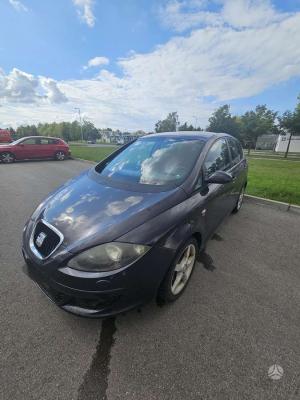 Melns SEAT Toledo 2005 Panevēža, ar dzinēja tilpumu 1.97 L un nobraukumu 228 tūkst. km par 800 €, foto  vietnē AUTOMOTO.COM.LV
