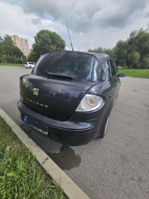 Melns SEAT Toledo 2005 Panevēža, ar dzinēja tilpumu 1.97 L un nobraukumu 228 tūkst. km par 800 €, foto 11 vietnē AUTOMOTO.COM.LV