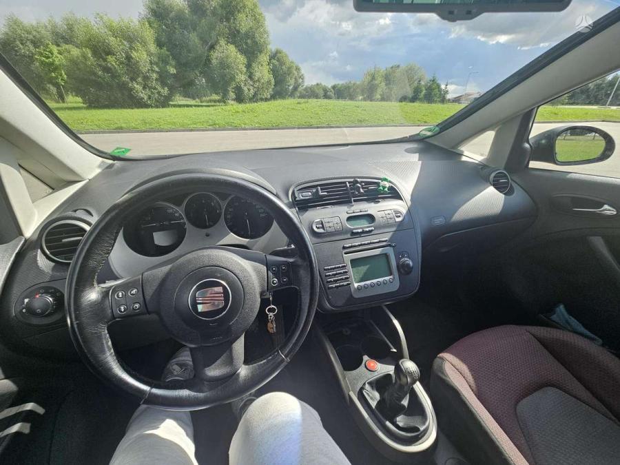 Melns SEAT Toledo 2005 Panevēža, ar dzinēja tilpumu 1.97 L un nobraukumu 228 tūkst. km par 800 €, foto 16 vietnē AUTOMOTO.COM.LV