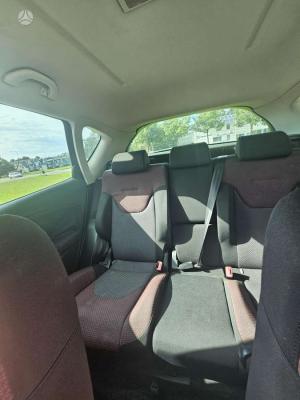 Melns SEAT Toledo 2005 Panevēža, ar dzinēja tilpumu 1.97 L un nobraukumu 228 tūkst. km par 800 €, foto 17 vietnē AUTOMOTO.COM.LV