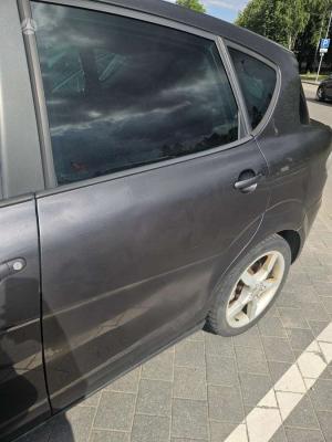 Melns SEAT Toledo 2005 Panevēža, ar dzinēja tilpumu 1.97 L un nobraukumu 228 tūkst. km par 800 €, foto 19 vietnē AUTOMOTO.COM.LV