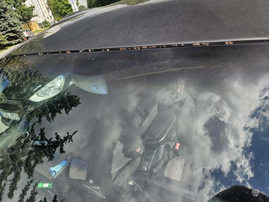 Melns SEAT Toledo 2005 Panevēža, ar dzinēja tilpumu 1.97 L un nobraukumu 228 tūkst. km par 800 €, foto 24 vietnē AUTOMOTO.COM.LV