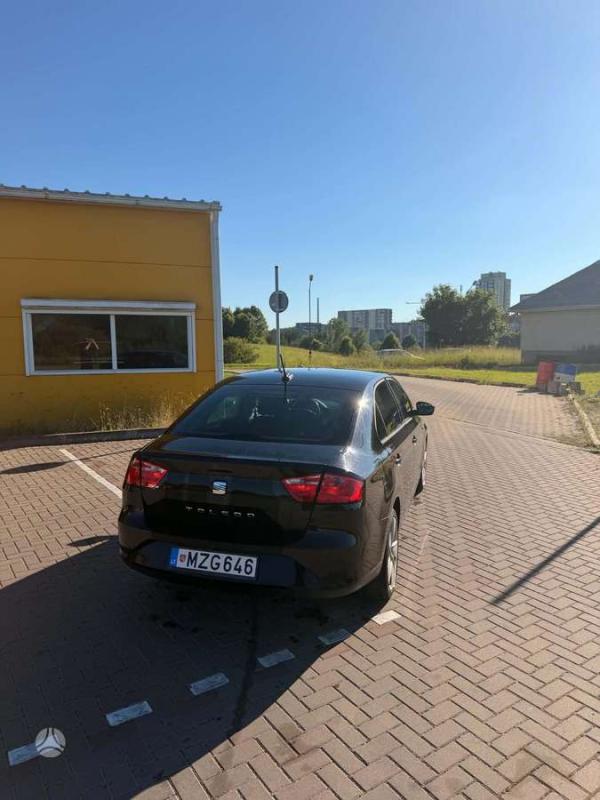 Black SEAT Toledo 2013 in Elektrenai, with an engine capacity of 1.60 L and mileage of 361 thousand km for 3450 €, photo 10 on AUTOMOTO.COM.LV
