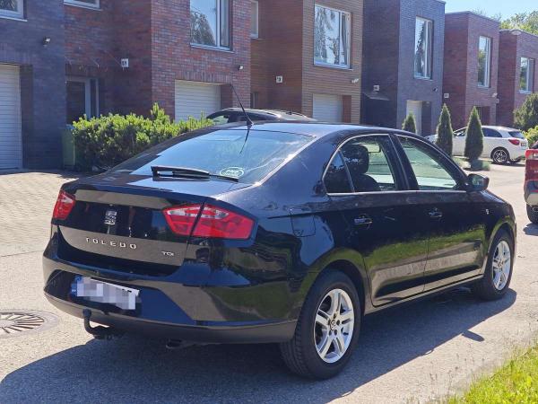 Black SEAT Toledo 2015 in Kaunas, with an engine capacity of 1.60 L and mileage of 252 thousand km for 3850 €, photo 5 on AUTOMOTO.COM.LV
