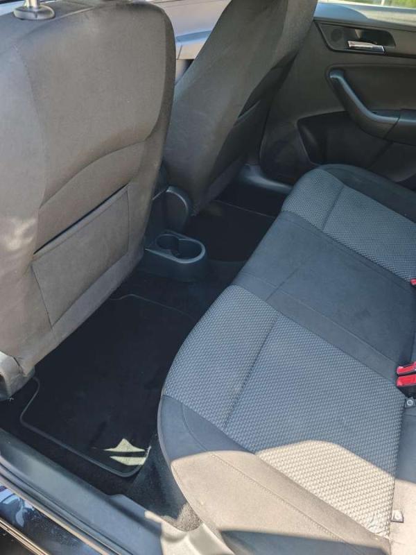 Black SEAT Toledo 2015 in Kaunas, with an engine capacity of 1.60 L and mileage of 252 thousand km for 3850 €, photo 10 on AUTOMOTO.COM.LV