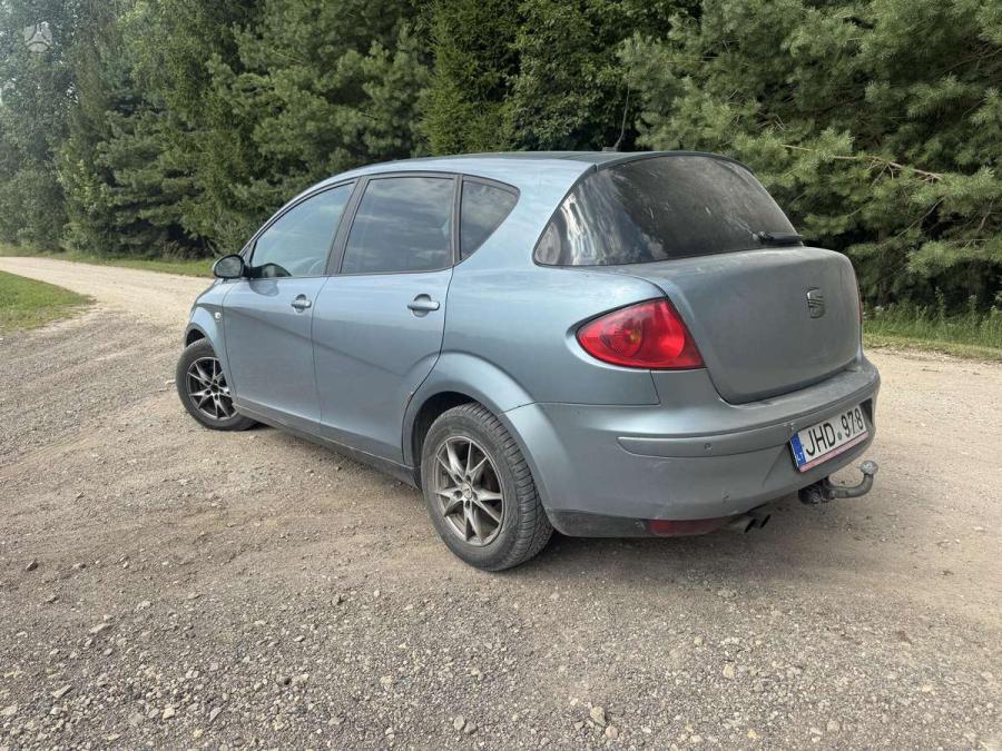 Blue SEAT Toledo 2005 in Kaunas, with an engine capacity of 1.97 L and mileage of 321 thousand km for 750 €, photo 5 on AUTOMOTO.COM.LV