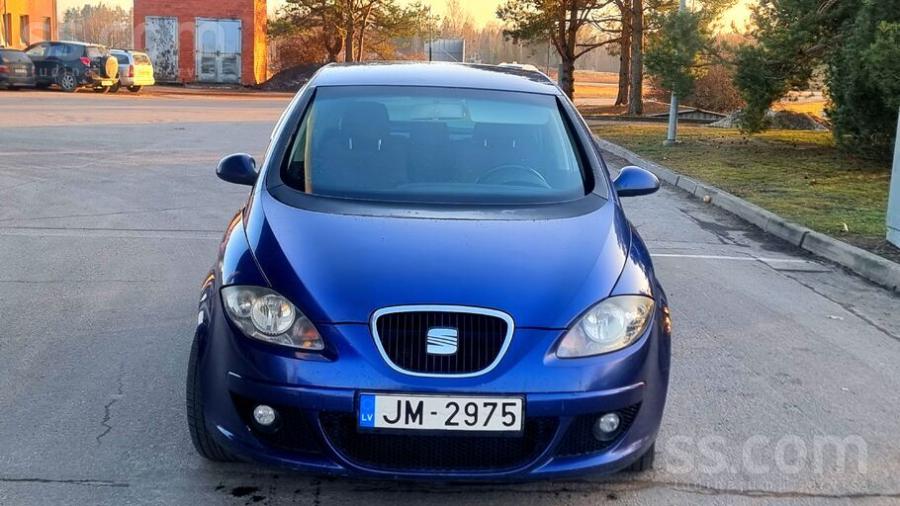 Blue SEAT Toledo 2005 in Cesis, with an engine capacity of 2.00 L and mileage of 342 thousand km for 1450 €, photo 3 on AUTOMOTO.COM.LV