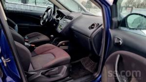 Blue SEAT Toledo 2005 in Cesis, with an engine capacity of 2.00 L and mileage of 342 thousand km for 1450 €, photo 12 on AUTOMOTO.COM.LV