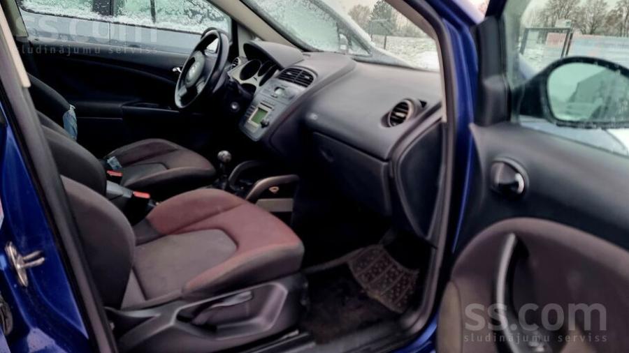 Blue SEAT Toledo 2005 in Cesis, with an engine capacity of 2.00 L and mileage of 342 thousand km for 1450 €, photo 12 on AUTOMOTO.COM.LV