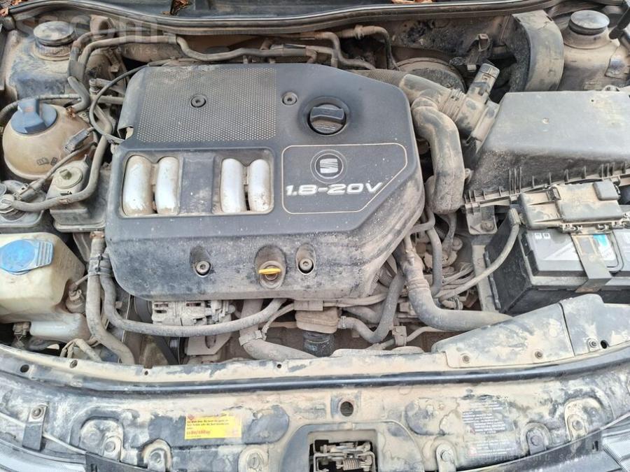 Zils SEAT Toledo 2000 Cēsis, ar dzinēja tilpumu 1.80 L un nobraukumu 230 tūkst. km par 620 €, foto 4 vietnē AUTOMOTO.COM.LV