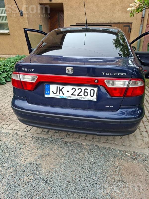 Zils SEAT Toledo 2000 Cēsis, ar dzinēja tilpumu 1.80 L un nobraukumu 230 tūkst. km par 620 €, foto 5 vietnē AUTOMOTO.COM.LV
