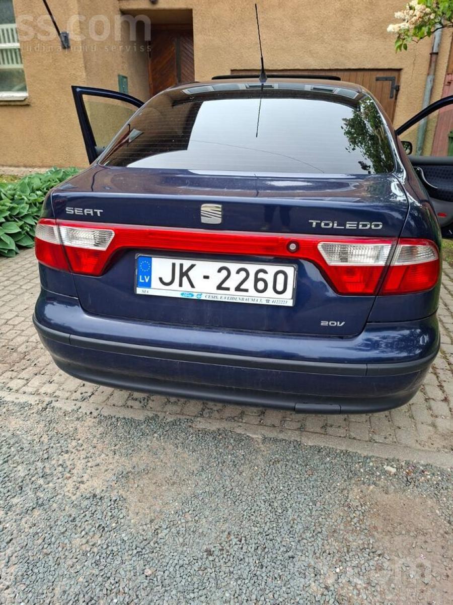 Zils SEAT Toledo 2000 Cēsis, ar dzinēja tilpumu 1.80 L un nobraukumu 230 tūkst. km par 620 €, foto 6 vietnē AUTOMOTO.COM.LV