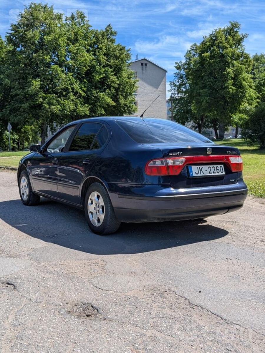 Blue SEAT Toledo 2000 in Cesis, with an engine capacity of 1.80 L and mileage of 230 thousand km for 950 €, photo 1 on AUTOMOTO.COM.LV