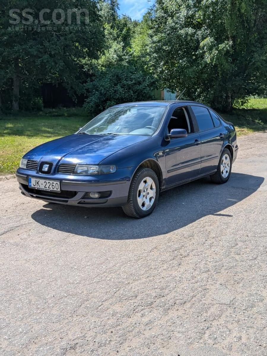 Blue SEAT Toledo 2000 in Cesis, with an engine capacity of 1.80 L and mileage of 230 thousand km for 950 €, photo 3 on AUTOMOTO.COM.LV