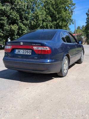 Blue SEAT Toledo 2000 in Cesis, with an engine capacity of 1.80 L and mileage of 230 thousand km for 950 €, photo 4 on AUTOMOTO.COM.LV