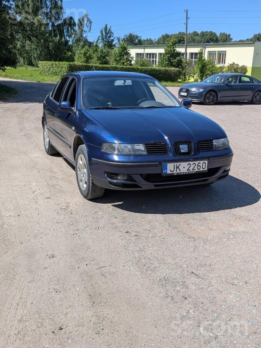 Blue SEAT Toledo 2000 in Cesis, with an engine capacity of 1.80 L and mileage of 230 thousand km for 950 €, photo 5 on AUTOMOTO.COM.LV