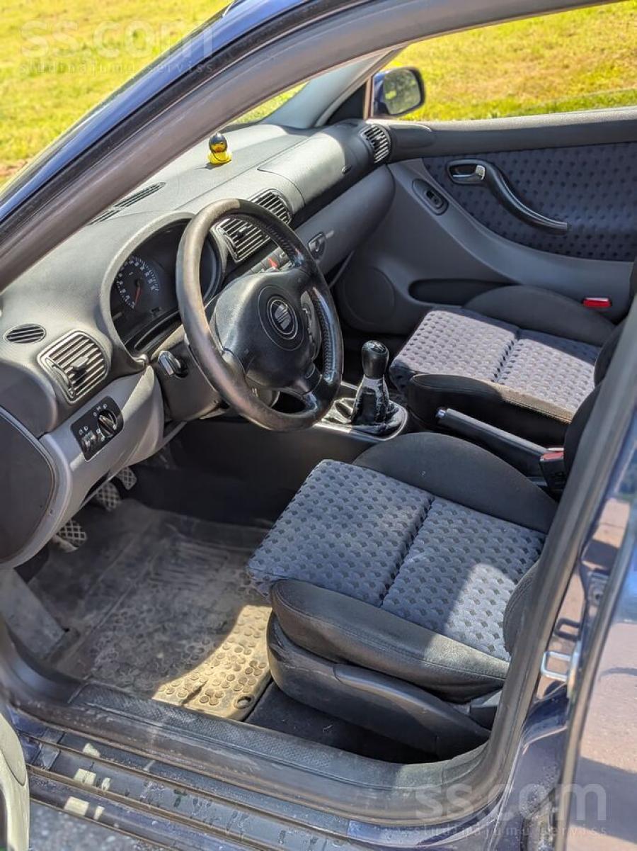 Blue SEAT Toledo 2000 in Cesis, with an engine capacity of 1.80 L and mileage of 230 thousand km for 950 €, photo 6 on AUTOMOTO.COM.LV