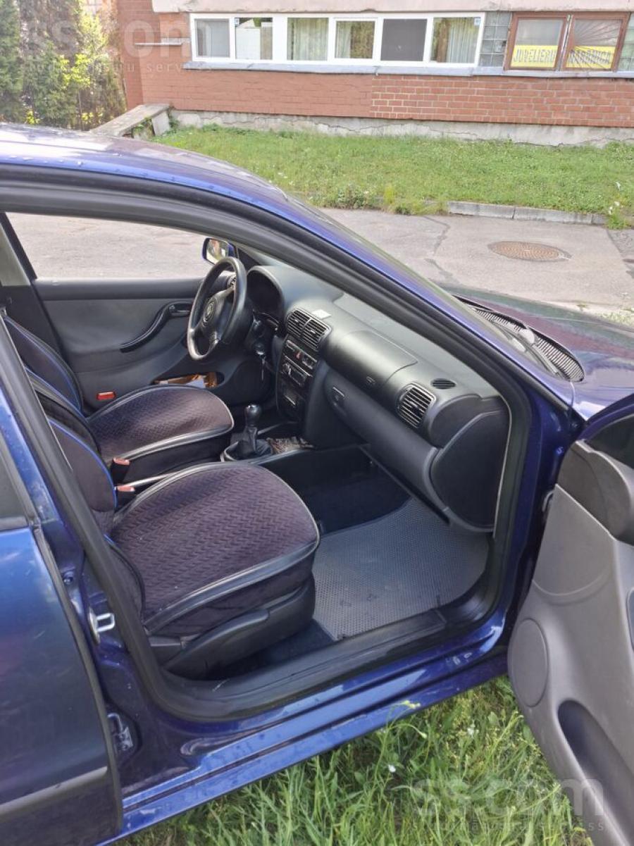 Zils SEAT Toledo 2003 Rīga, ar dzinēja tilpumu 1.90 L un nobraukumu 425 tūkst. km par 1400 €, foto 4 vietnē AUTOMOTO.COM.LV