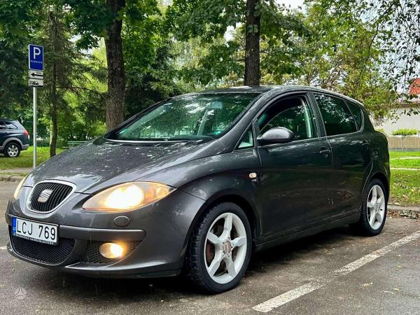 Brown SEAT Toledo 2005 in Panevezys, with an engine capacity of 1.97 L and mileage of 228 thousand km for 1200 €, photo 1 on AUTOMOTO.COM.LV