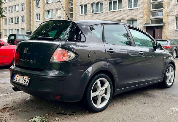 Brown SEAT Toledo 2005 in Panevezys, with an engine capacity of 1.97 L and mileage of 228 thousand km for 1200 €, photo 7 on AUTOMOTO.COM.LV