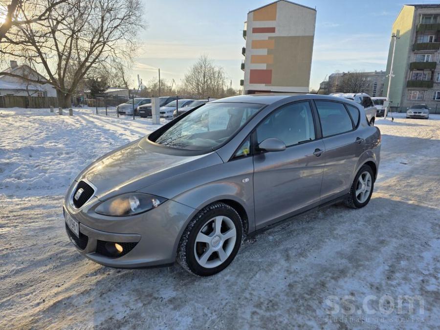 Pelēks SEAT Toledo 2004 Ventspils, ar dzinēja tilpumu 2.00 L un nobraukumu 229 tūkst. km par 2300 €, foto 1 vietnē AUTOMOTO.COM.LV