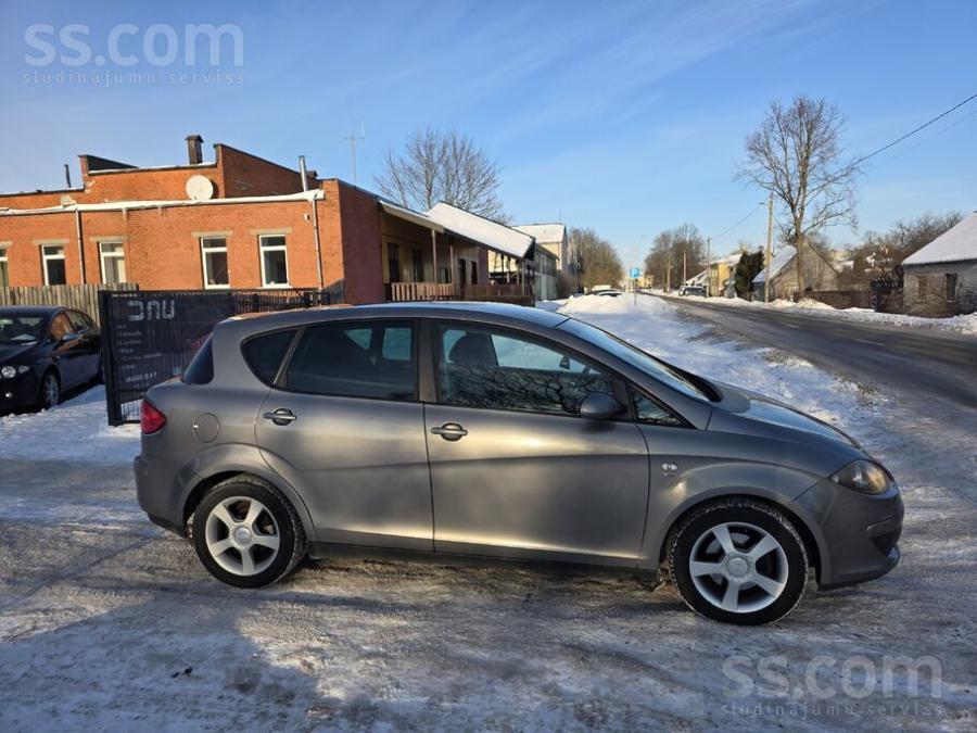 Pelēks SEAT Toledo 2004 Ventspils, ar dzinēja tilpumu 2.00 L un nobraukumu 229 tūkst. km par 2300 €, foto 4 vietnē AUTOMOTO.COM.LV