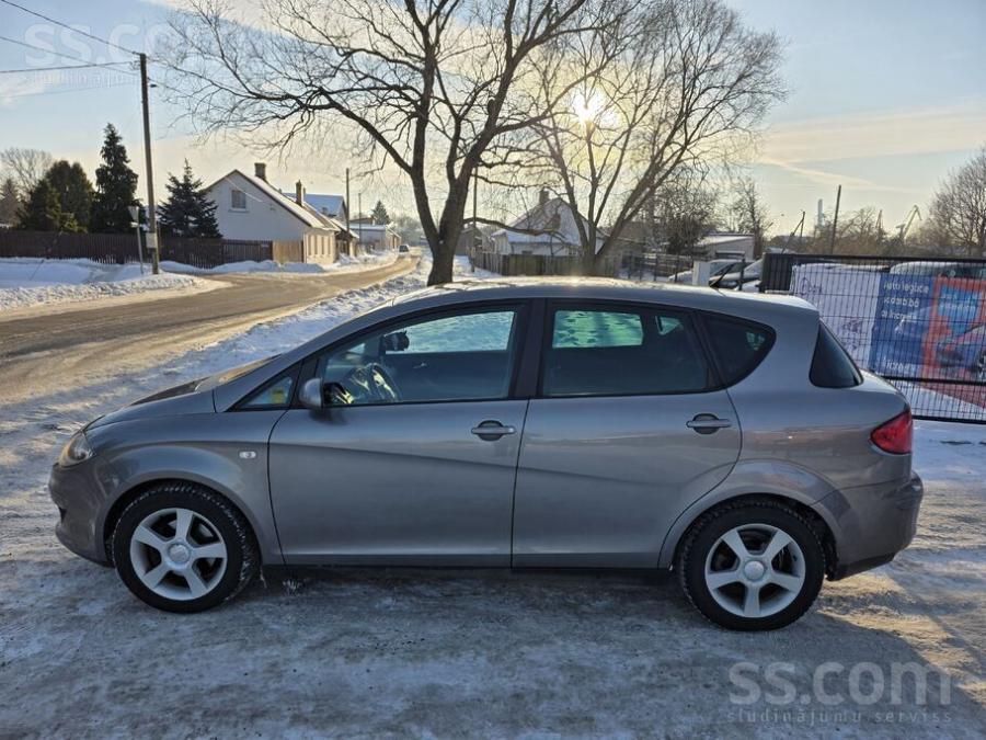 Pelēks SEAT Toledo 2004 Ventspils, ar dzinēja tilpumu 2.00 L un nobraukumu 229 tūkst. km par 2300 €, foto 5 vietnē AUTOMOTO.COM.LV